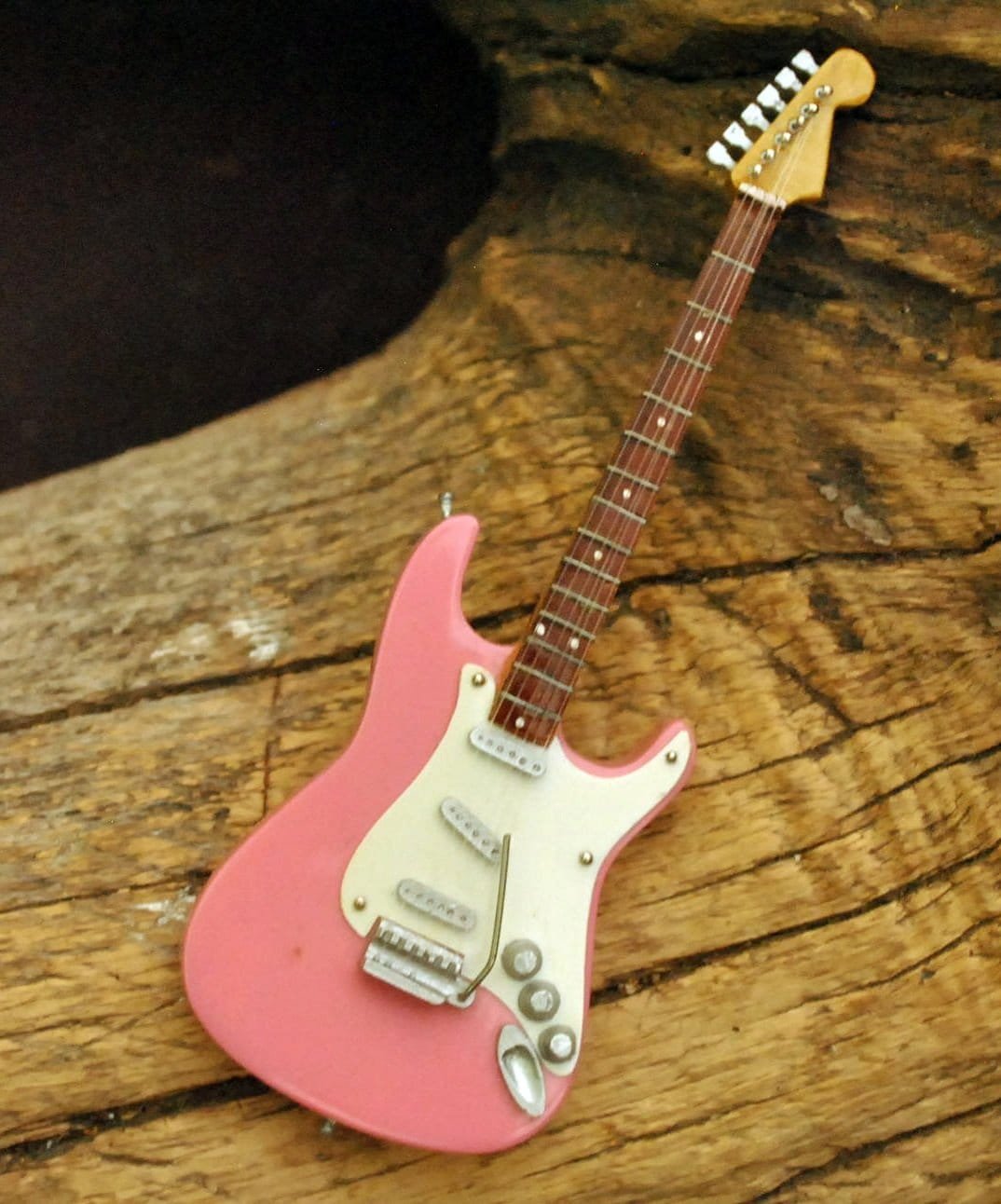 Miniatur gitar listrik fender stratocoaster || Tidiart - Bandung